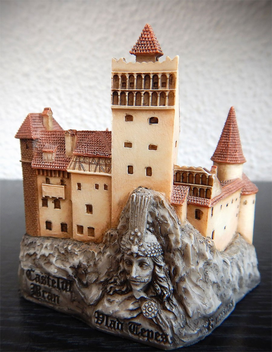 Zamak Bran u Transilvaniji – “Drakulin dvorac” – PLANINARENJE sa Bracom ...