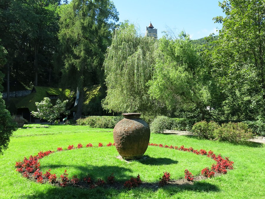 Zamak Bran u Transilvaniji – “Drakulin dvorac” – PLANINARENJE sa Bracom ...