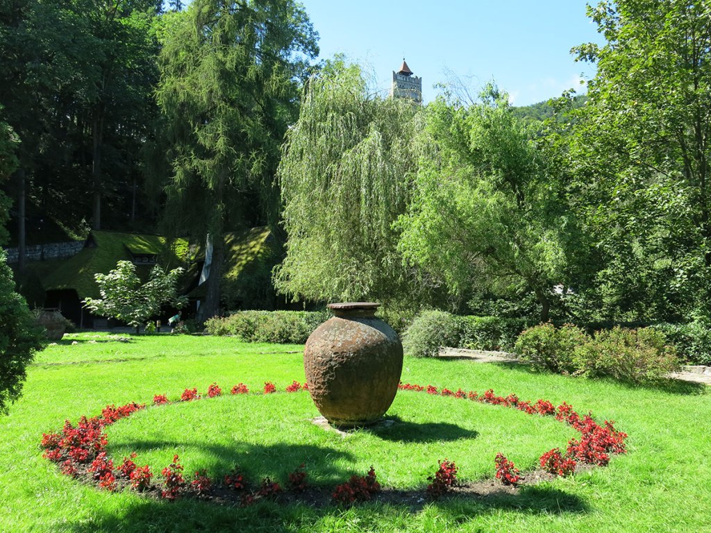 Zamak Bran u Transilvaniji – “Drakulin dvorac” – PLANINARENJE sa Bracom ...