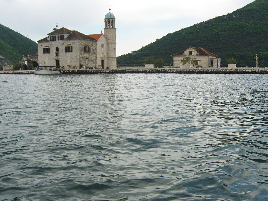 Gospa od Škrpjela – “Zavjetni otok pomoraca” – PLANINARENJE sa Bracom ...